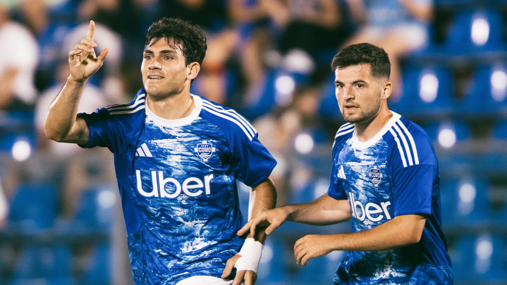 ¡Iván Azón estalla en Italia! De olvidado por Fàbregas a estrella del Como en la pretemporada ...