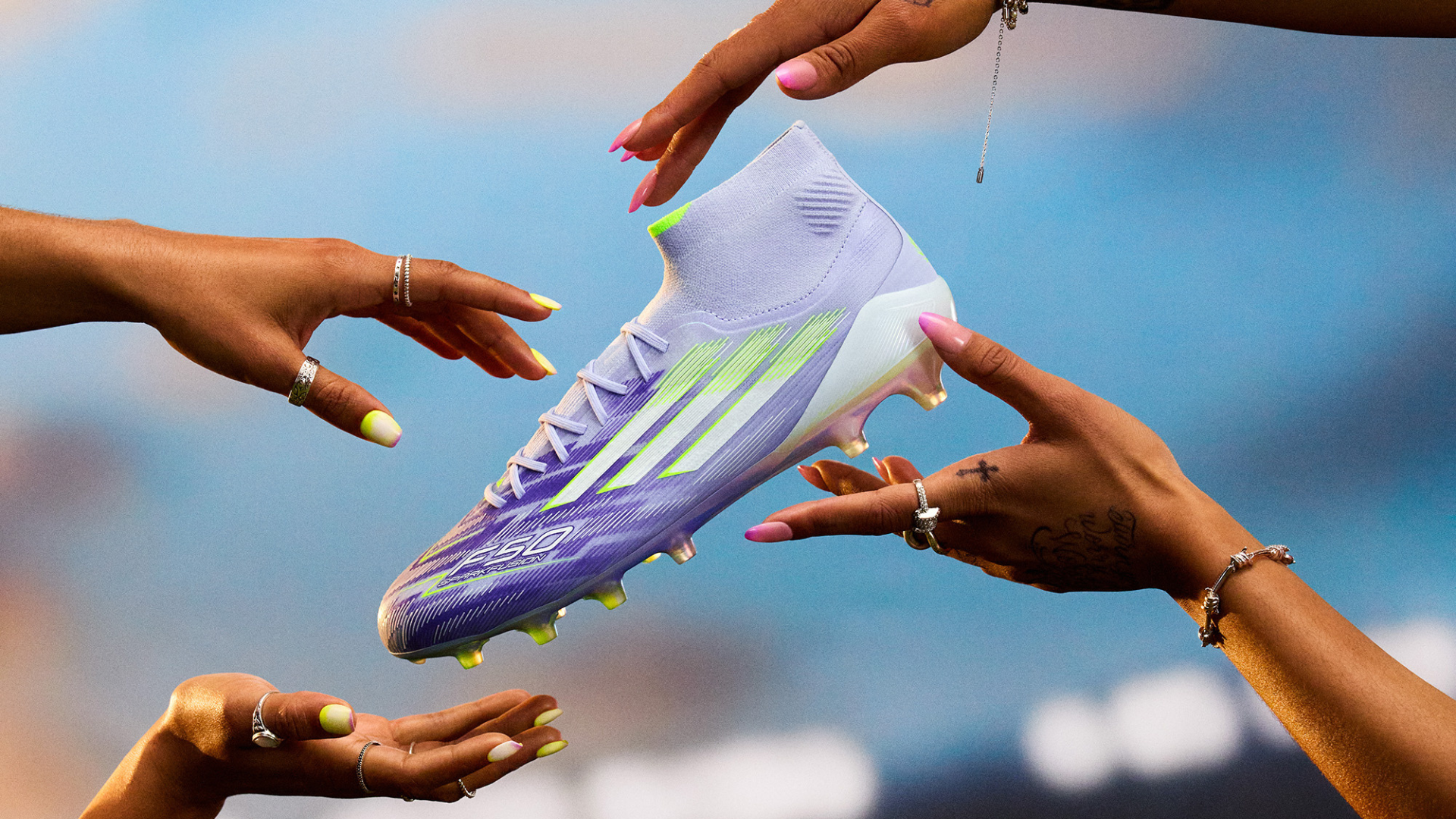 adidas lancia Sparkfusion: gli scarpini realizzati da e per le ...