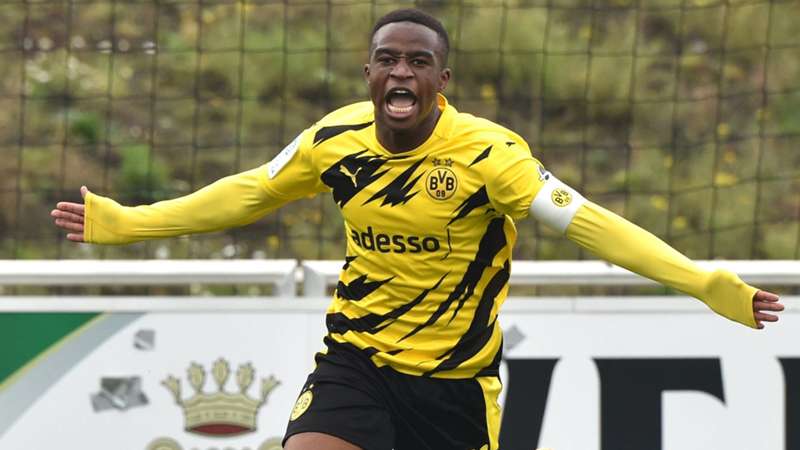 Youssoufa Moukoko: "Ich will mit Dortmund deutscher Meister werden ...