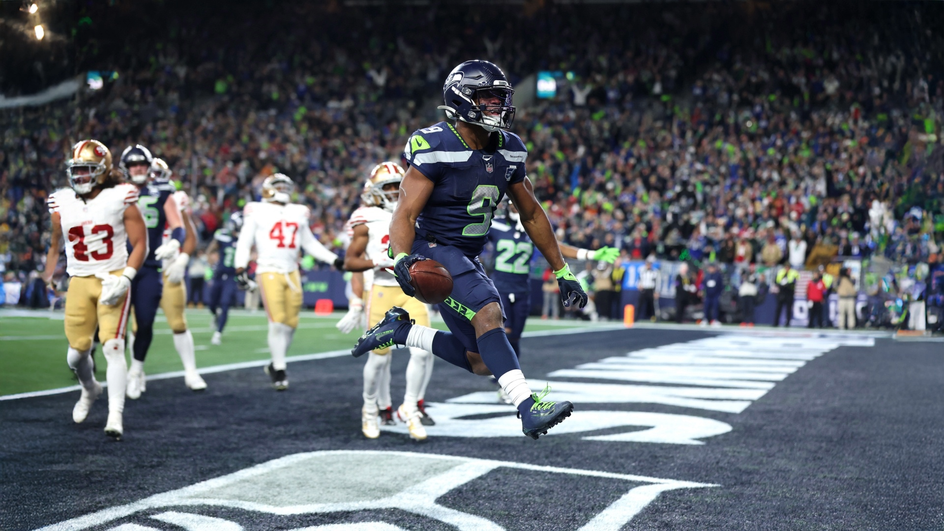 Kenneth Walker III scores three touchdowns to lead the Seahawks to a 41 ...