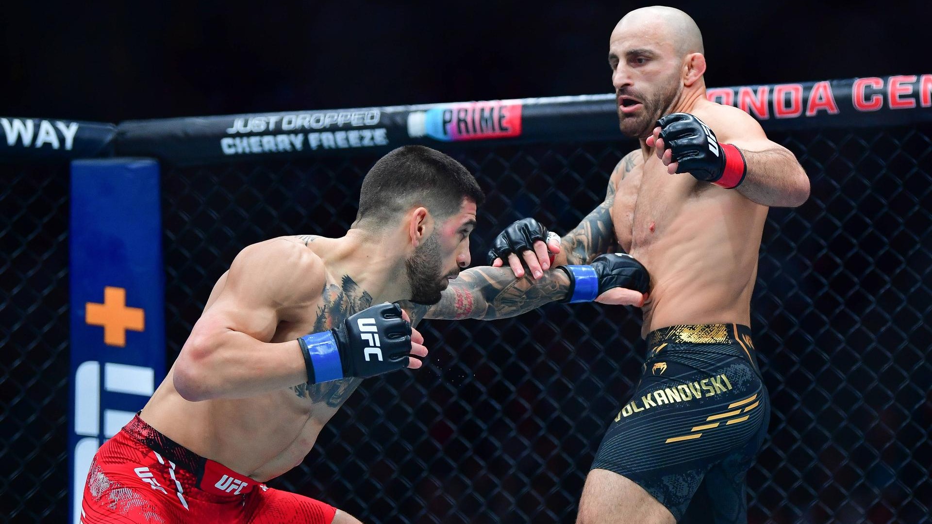 Wer zeigt / überträgt Topuria vs. Oliveira bei UFC 317 live im TV und ...