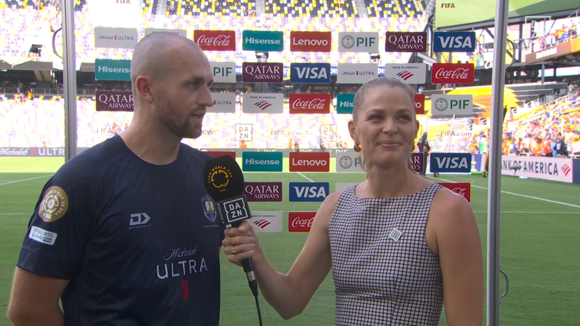 Christian Gray, completamente emocionado tras su histórico gol para el ...