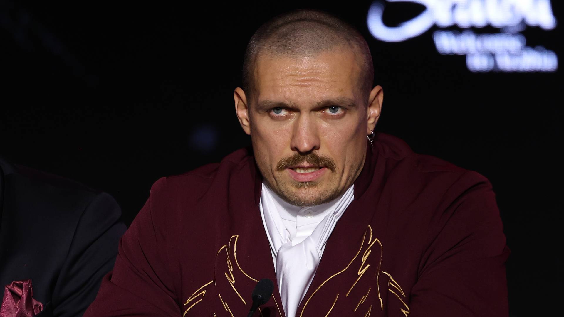 Behind-the-scenes in Oleksandr Usyk's training camp with legendary ...