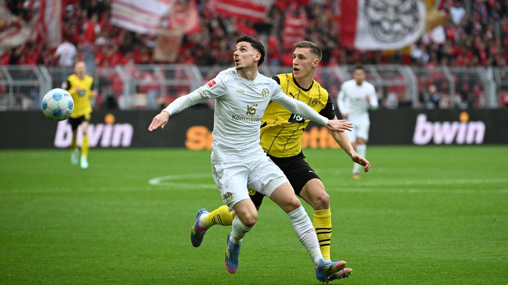 Wer zeigt / überträgt Mainz 05 gegen Borussia Dortmund (BVB) im TV und LIVE-STREAM? | DAZN News DE