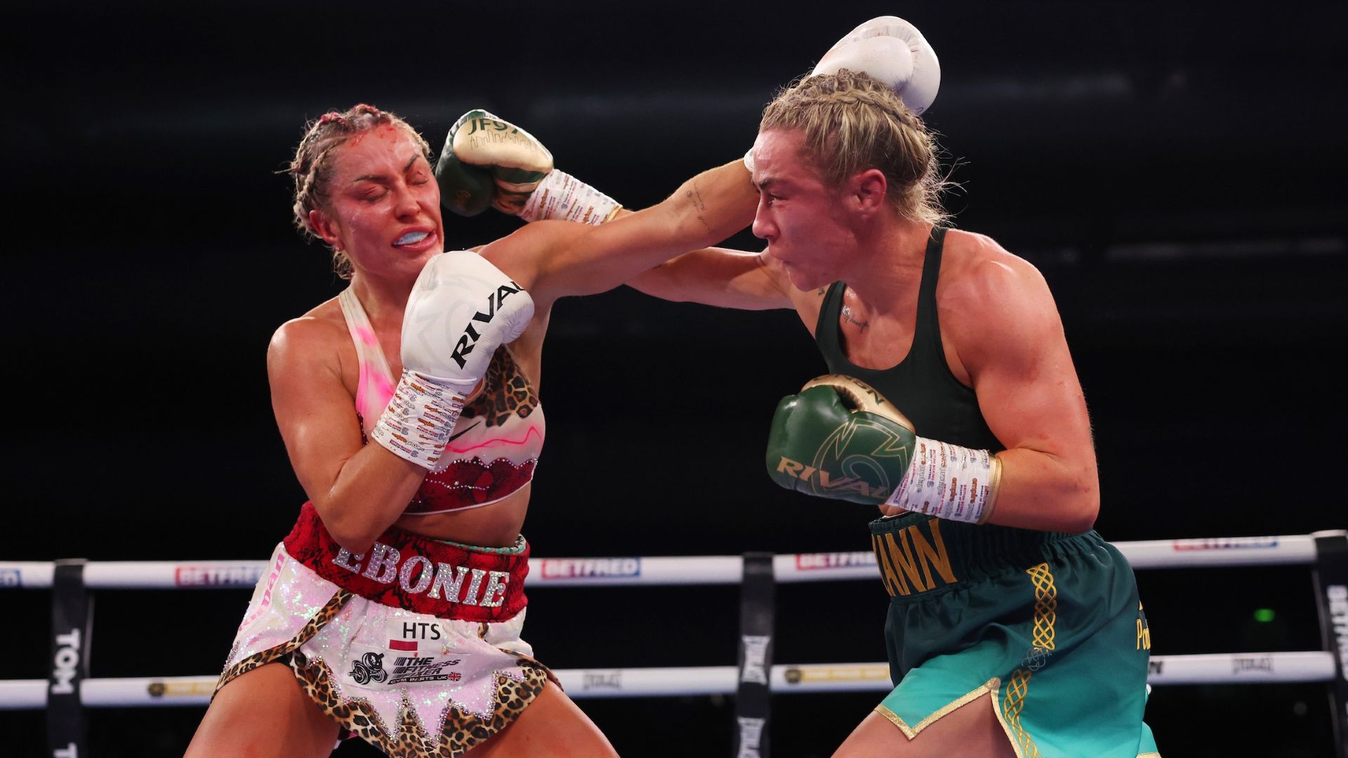 Former UFC entertainer continues to excel inside boxing ring: Relive ...