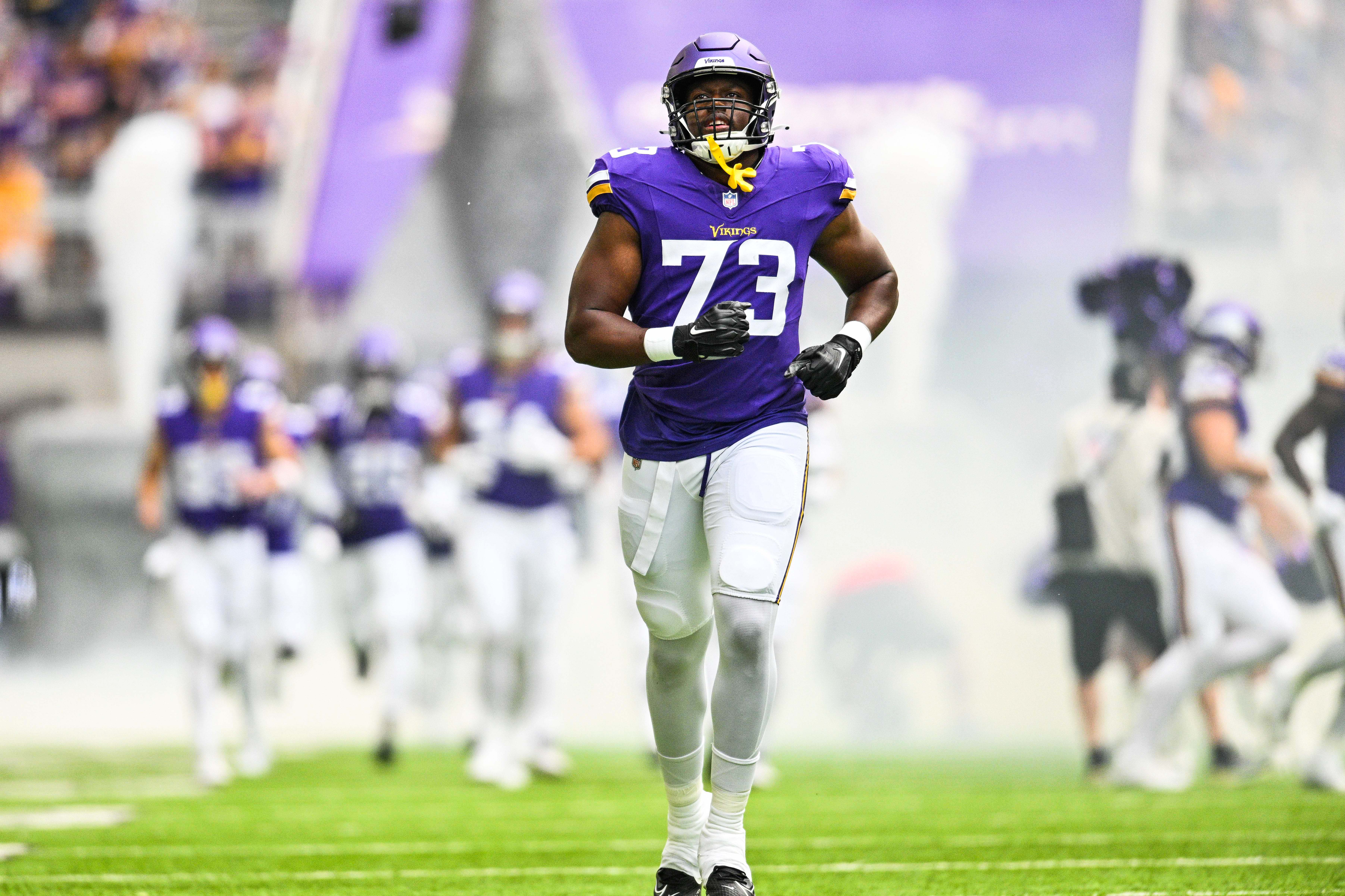 NFL : Junior Aho signe un contrat 'reserve/future' avec les Atlanta ...