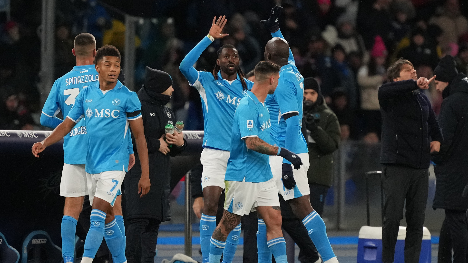 Rosa del Napoli 2024/25: età, nazionalità, stipendi e dettagli su tutti ...