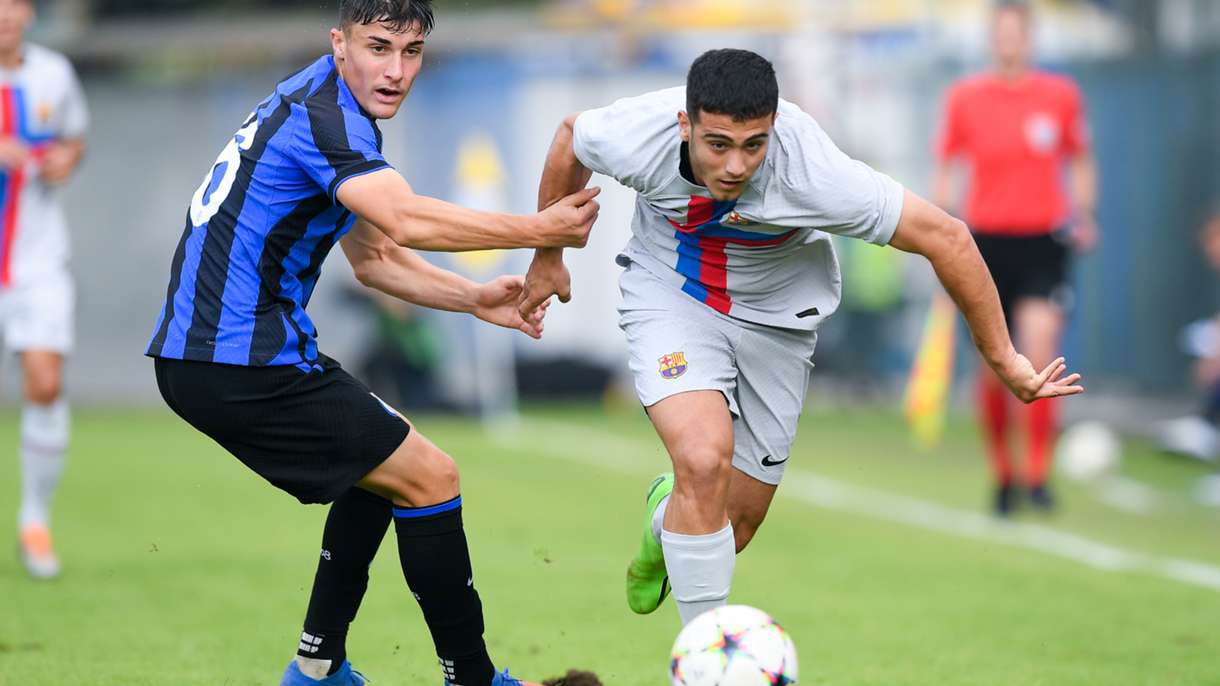 ¿Quién es Ángel Alarcón y cómo juega? El 'killer' de la cantera del FC ...