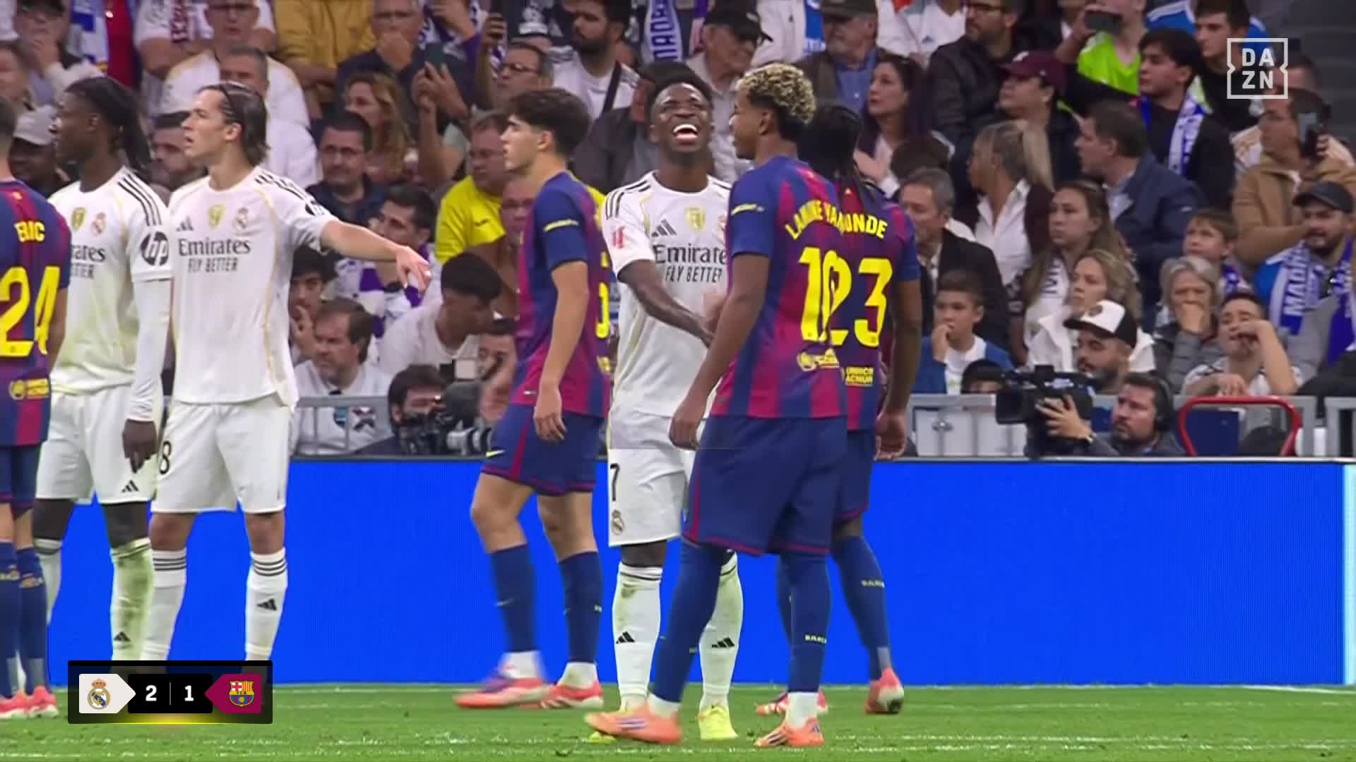 Lamine Yamal, Vincius Jr y su abrazo en El Clásico del que todo el ...