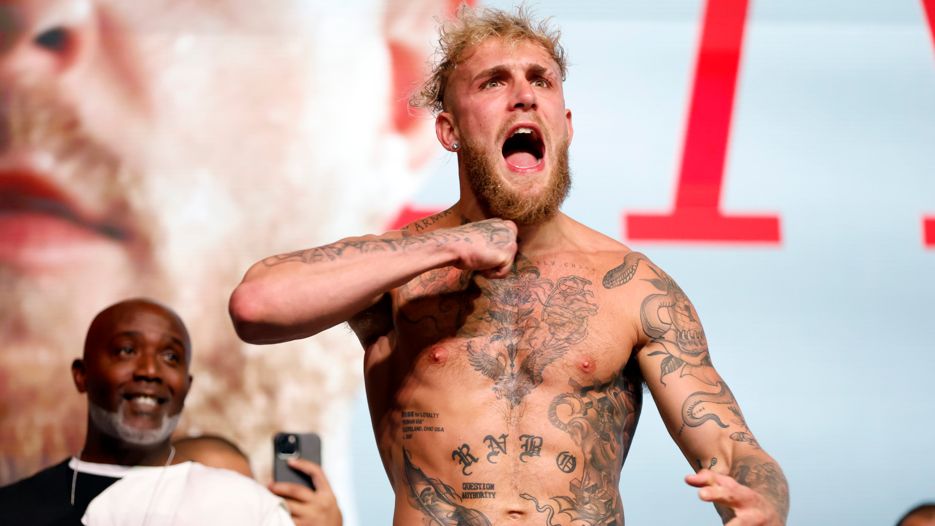 Livestream: Boxkampf Jake Paul vs. Anthony Joshua live sehen | DAZN News DE
