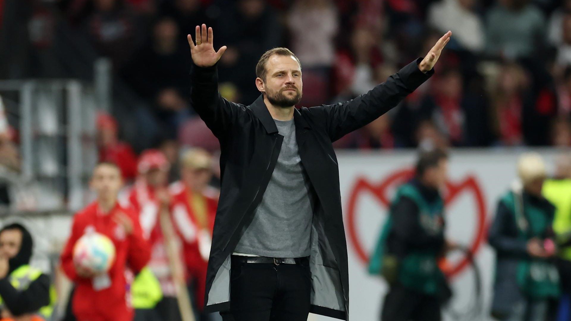 Wer zeigt / überträgt Mainz 05 vs. Eintracht Frankfurt im TV und LIVE-STREAM? | DAZN News DE