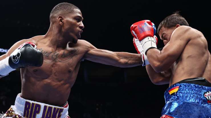 Controversial ending sees Montana Love lose his undefeated record by DQ ...