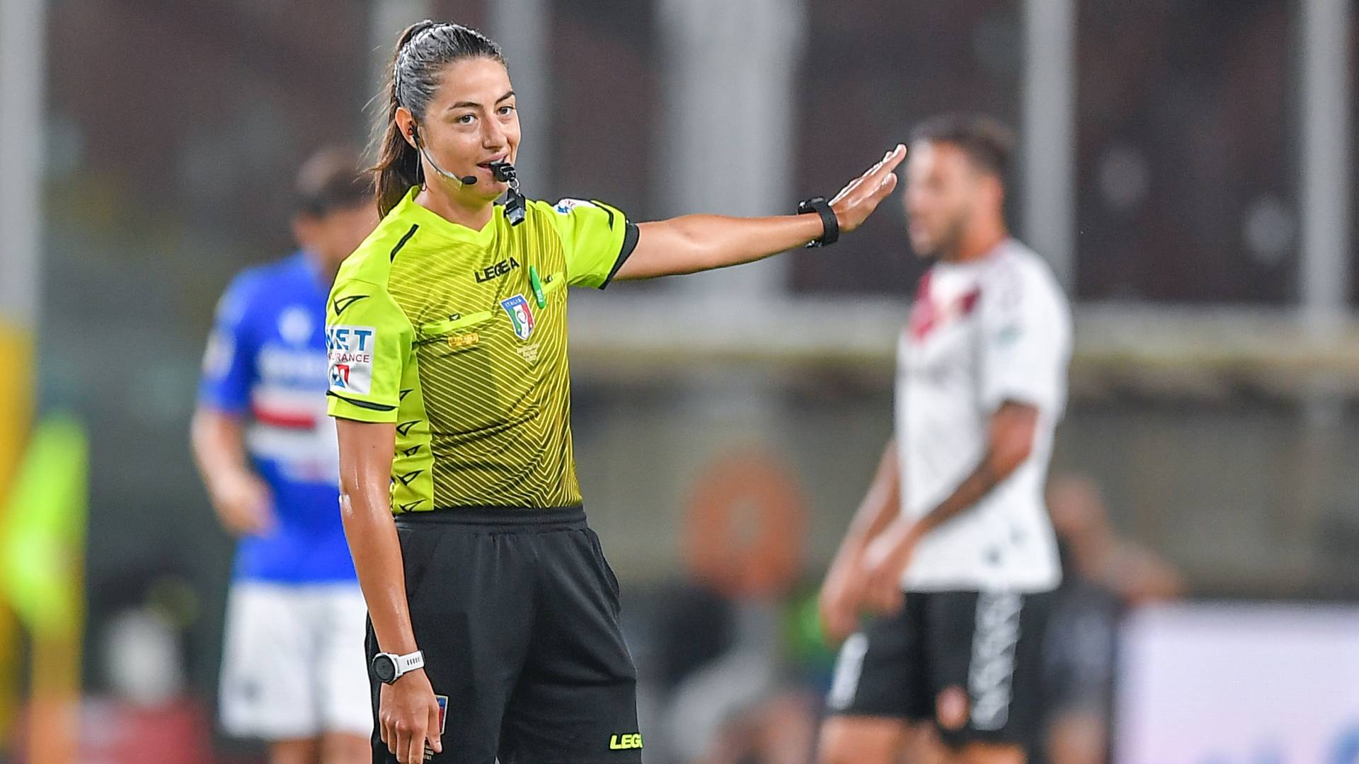 Deutschland vs. Peru: Die Schiedsrichterin - das ist Maria Sole Caputi ...