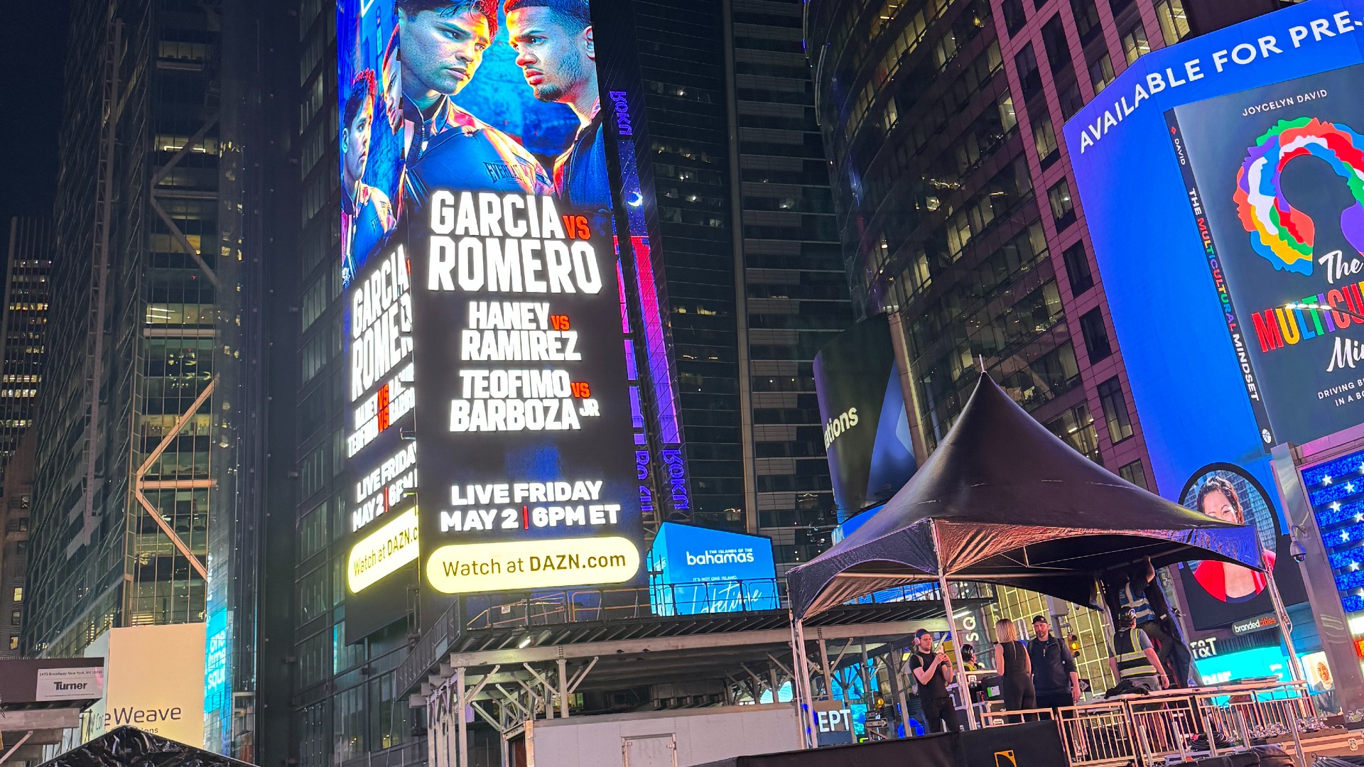 What is going on in Times Square this week? What are they building? | DAZN News US