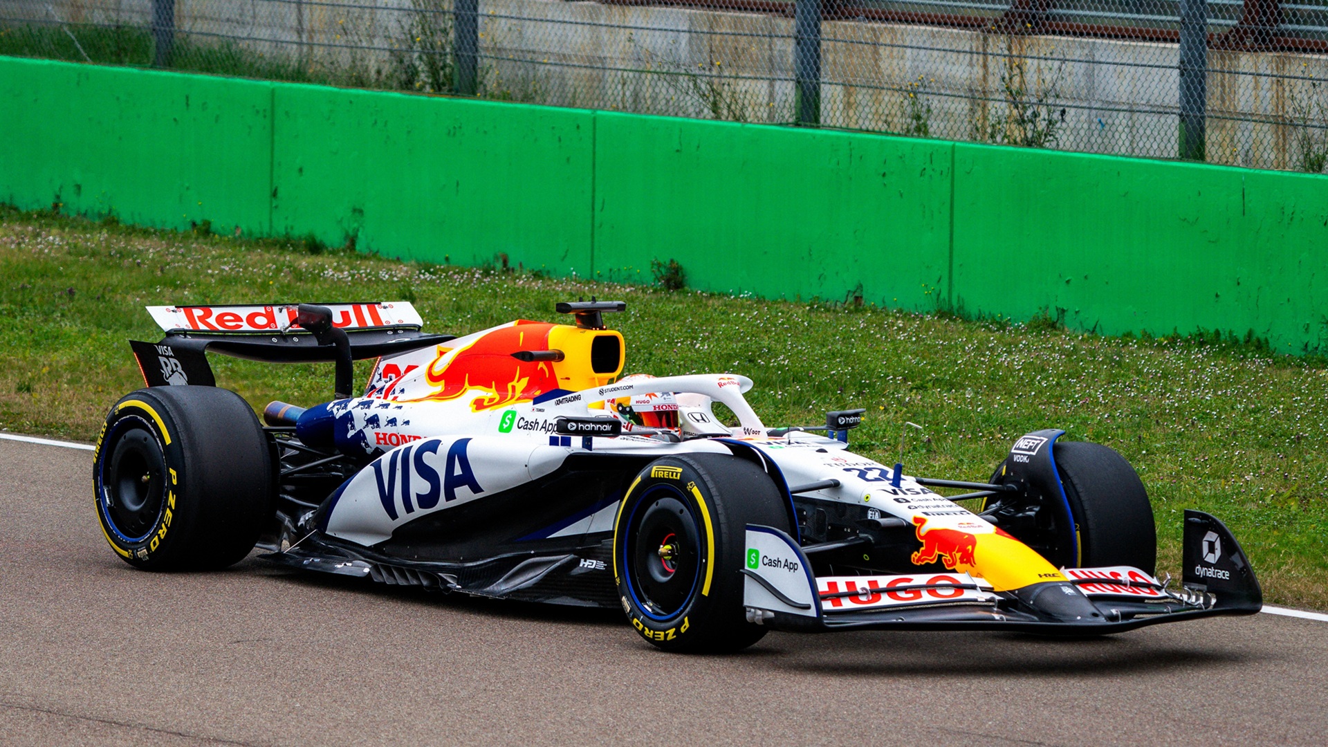 角田裕毅の駆るVCARB 02がイモラでシェイクダウン…メキエス代表「進むべき方向は間違っていない」｜F1 | DAZN News JP