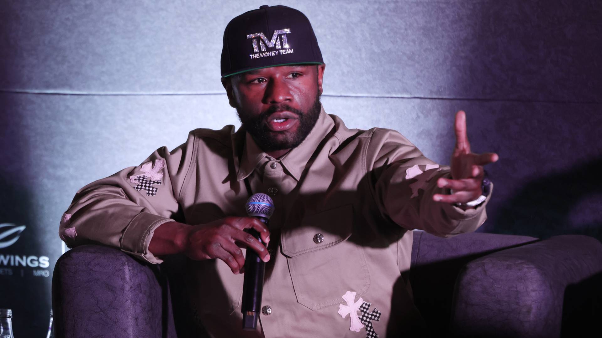 Floyd Mayweather responds to rumours surrounding possible Julio Cesar ...