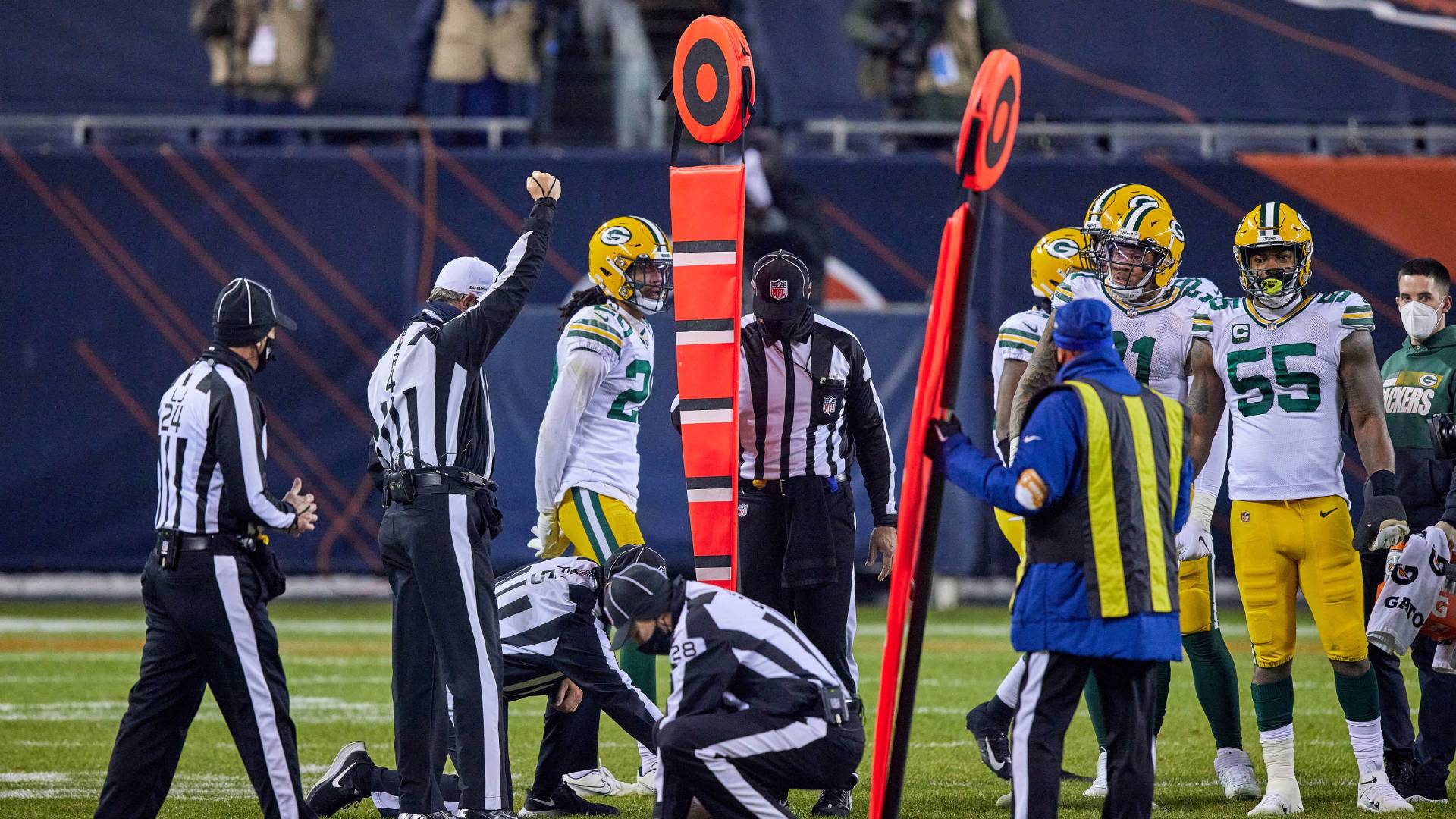 What are downs in American football? | DAZN News US