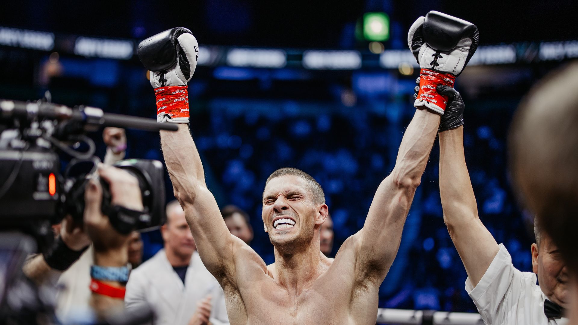 Joey Essex delivers on family lineage in boxing debut to secure victory: Catch Misfits 22 ...