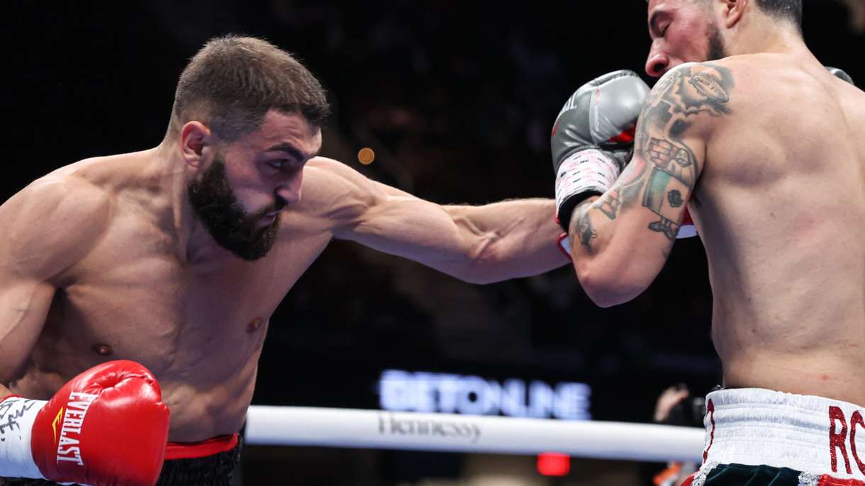 Controversial ending sees Montana Love lose his undefeated record by DQ ...