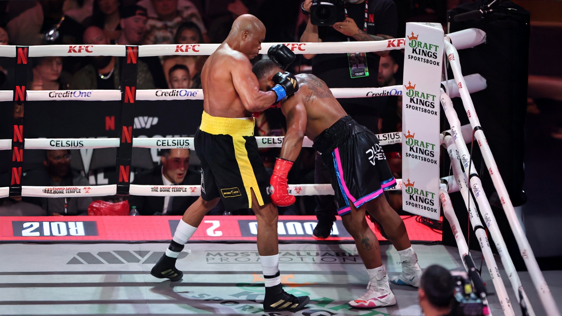 Jake Paul vs. Anthony Joshua live updates: Anderson Silva knocks out ...