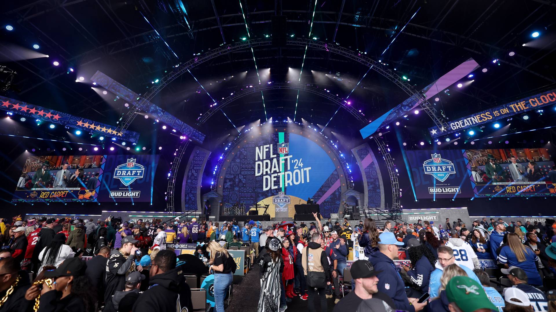 NFL Draft: How do the teams work out the value of each pick? | DAZN News US
