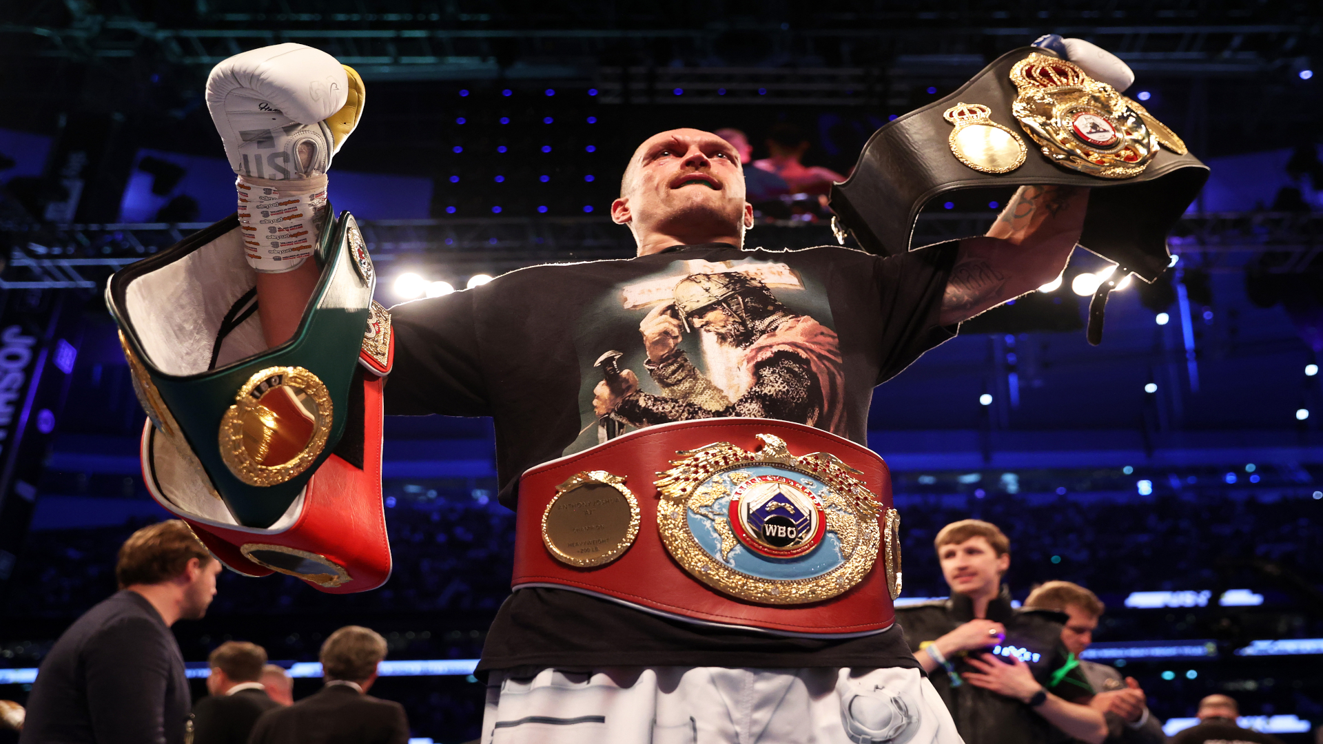 Heavyweight contender names the two men who can beat Oleksandr Usyk ...