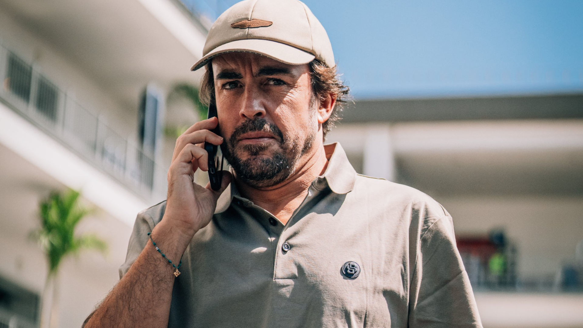 Fernando Alonso toma nota tras la decisión de la FIA en la salida del ...