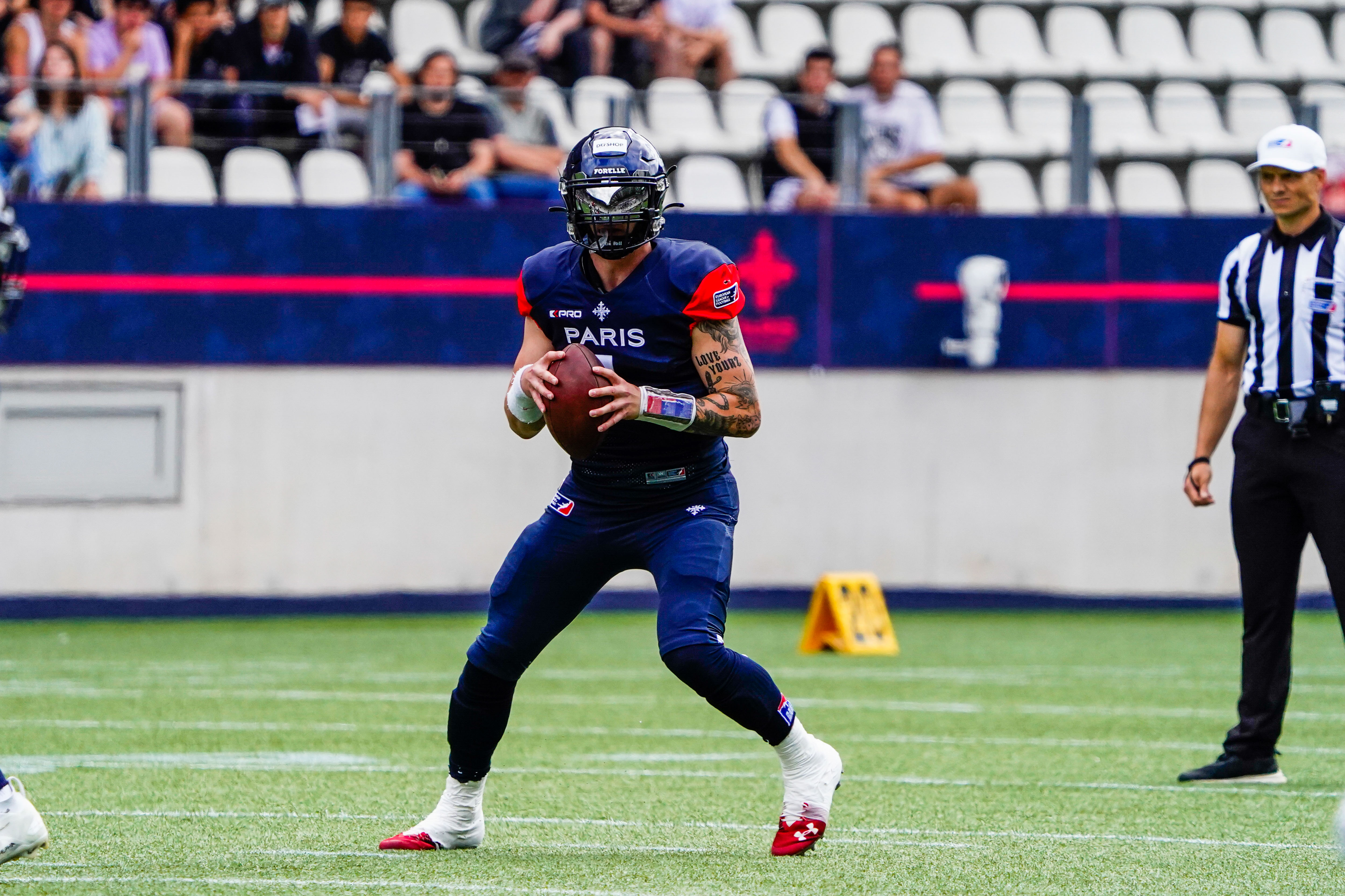 Paris Musketeers : Zach Edwards fait son retour comme quarterback ...