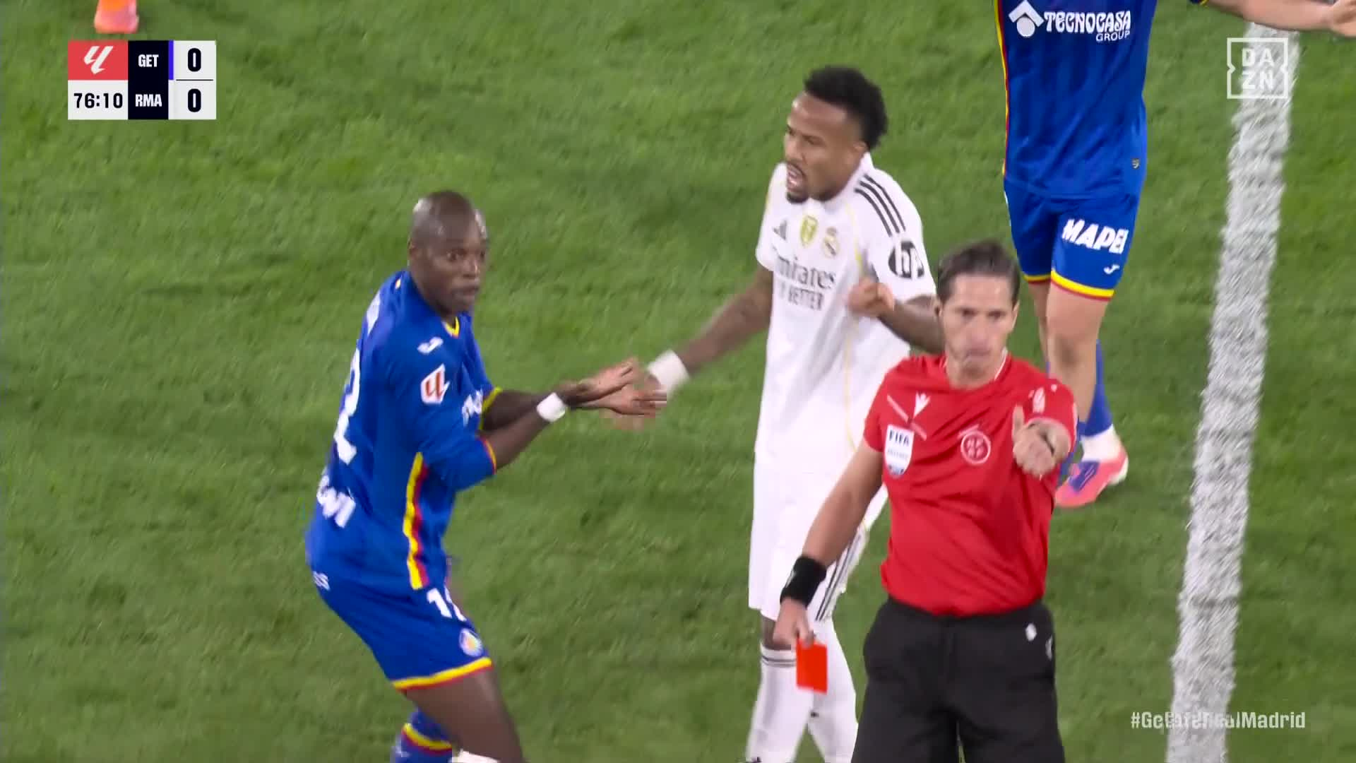 VÍDEO | ¡Expulsión surrealista! Allan Nyom y su roja directa en menos ...