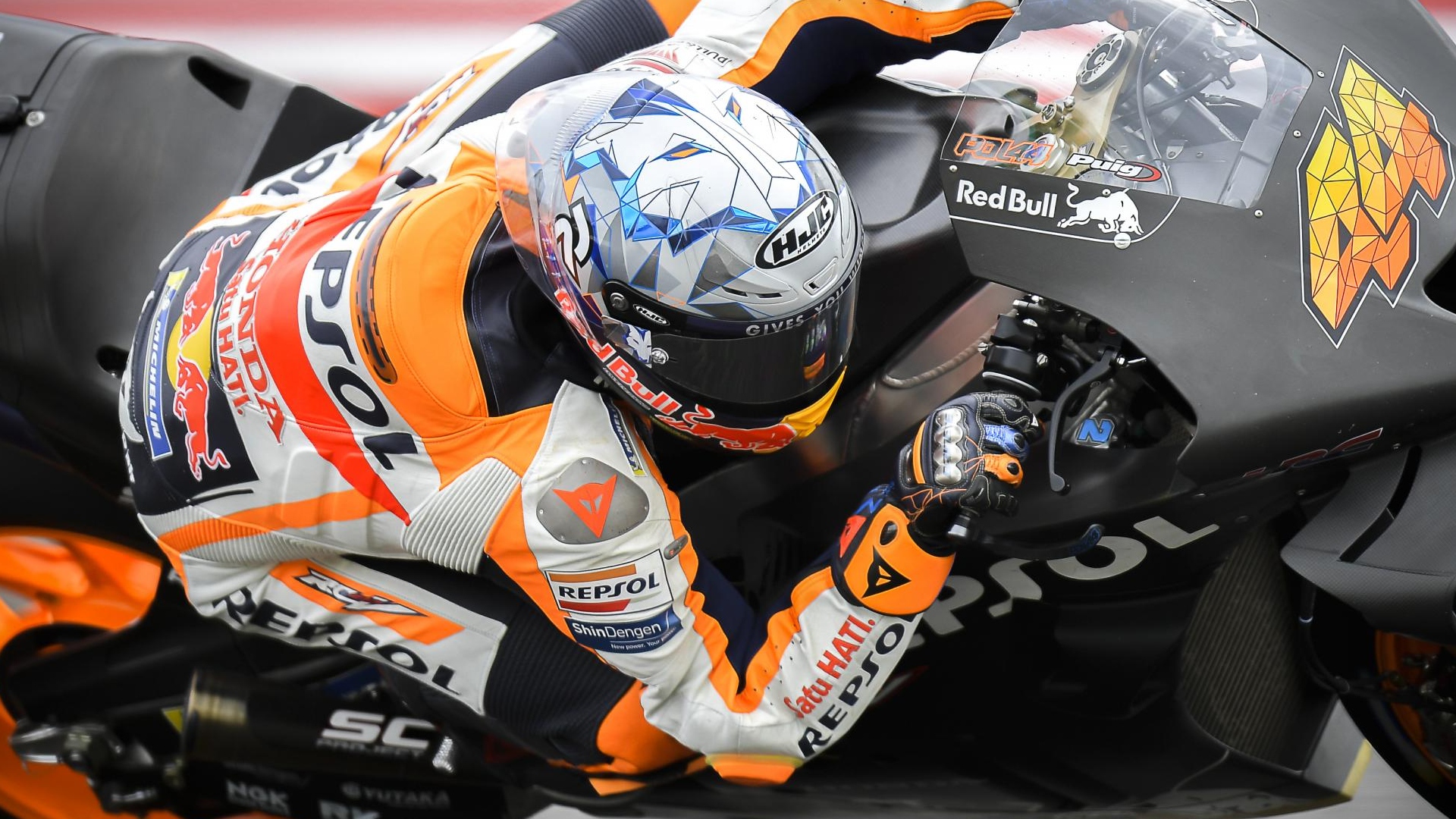 MotoGP llega a Indonesia: una bandera roja, césped en lugares ...