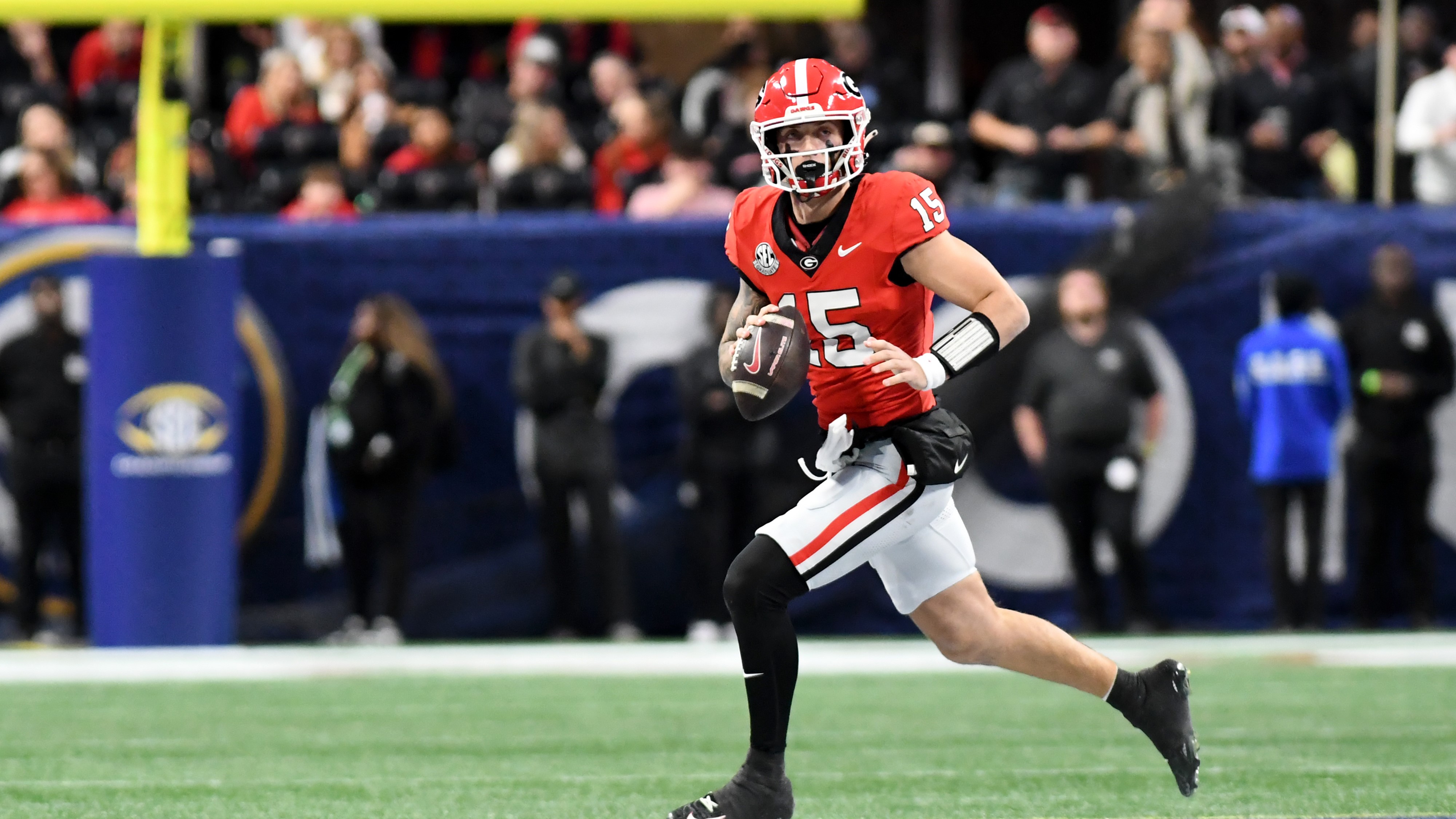 喬治亞四分衛Carson Beck宣布參加2025年NFL選秀 並計劃在春季回歸投擲訓練 | DAZN News TW