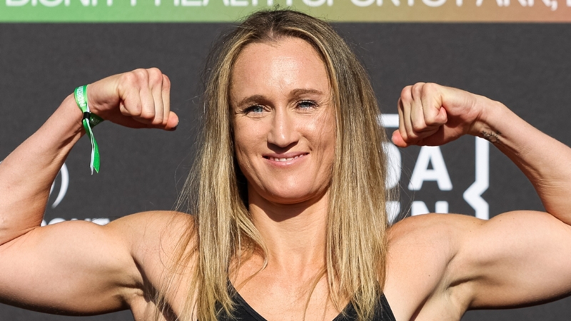 Ginny Fuchs won the WBC interim super flyweight title with this ...