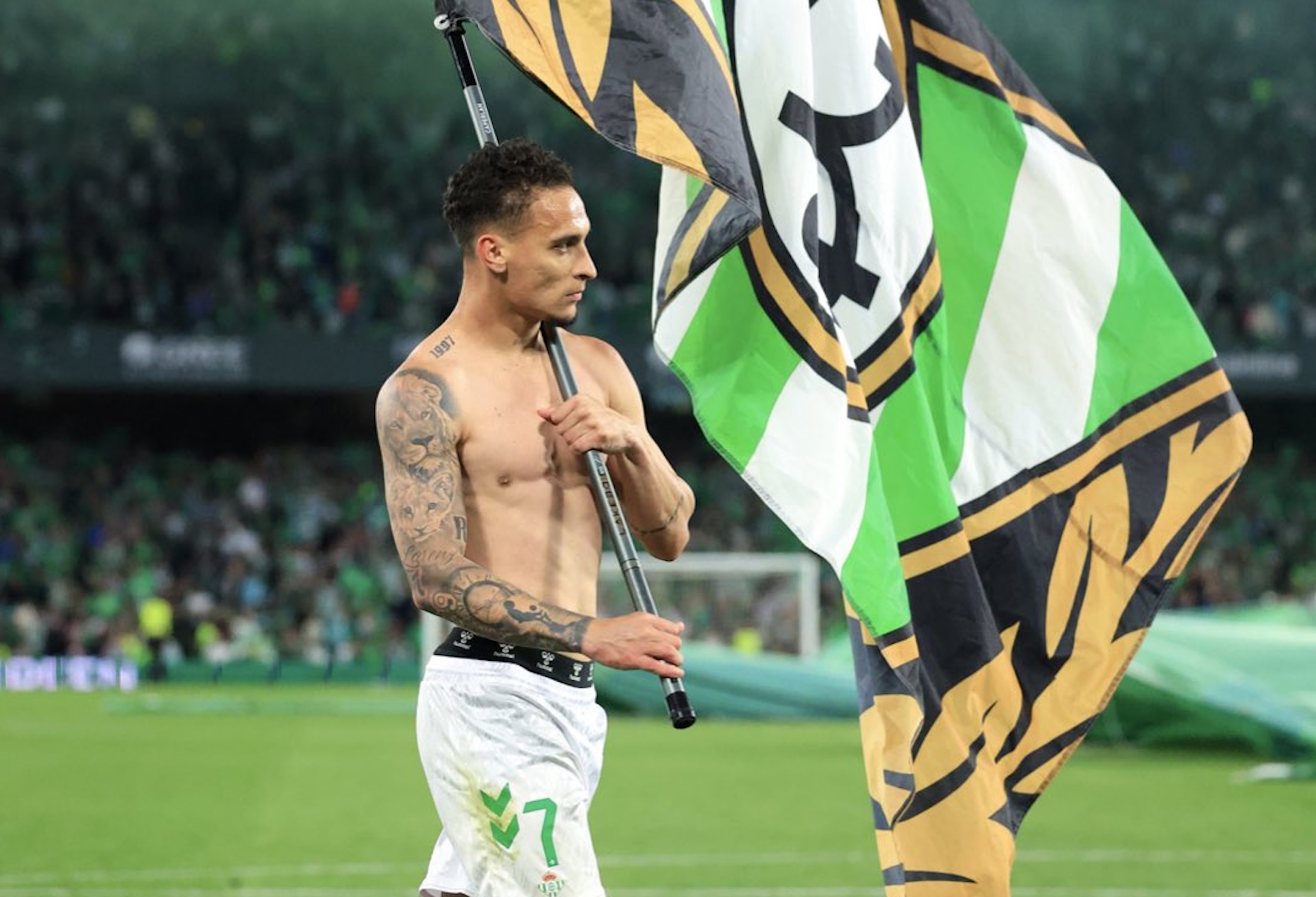 Antony explica cómo le ha cambiado la vida el Betis: "Aquí me encontré conmigo, estoy muy ...