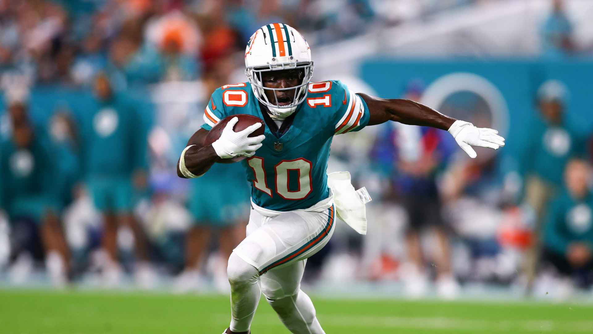Tyreek Hill rompe su silencio para desmentir los rumores sobre su salida de los Miami Dolphins ...