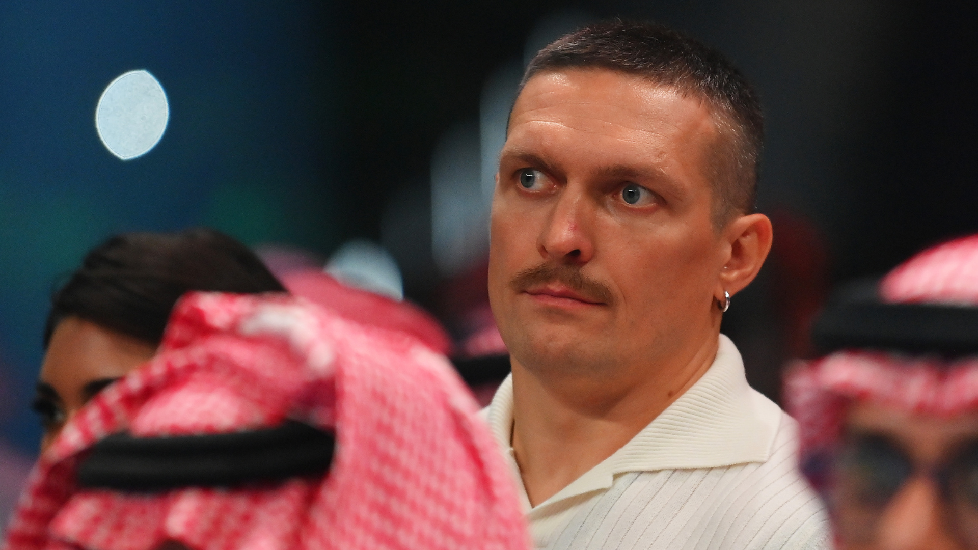 Training footage reveals Oleksandr Usyk sparring two opponents at once ...