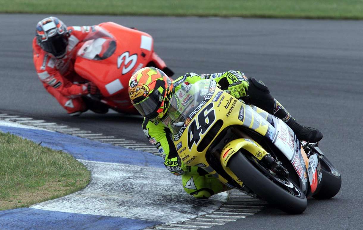 Valentino Rossi in 5 iconici sorpassi | DAZN News Italia