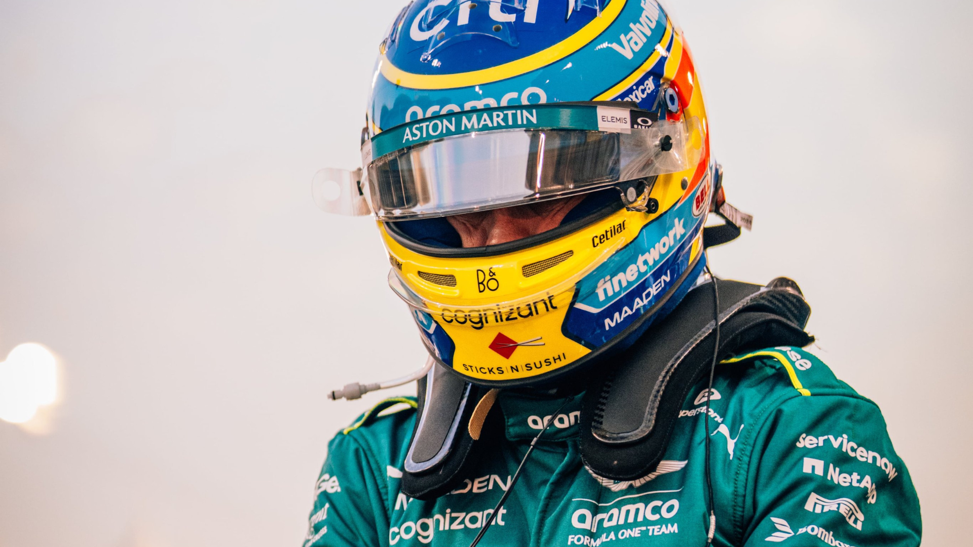 ¿Debería Adrian Newey analizar los fallos del AMR25? Fernando Alonso lo ...