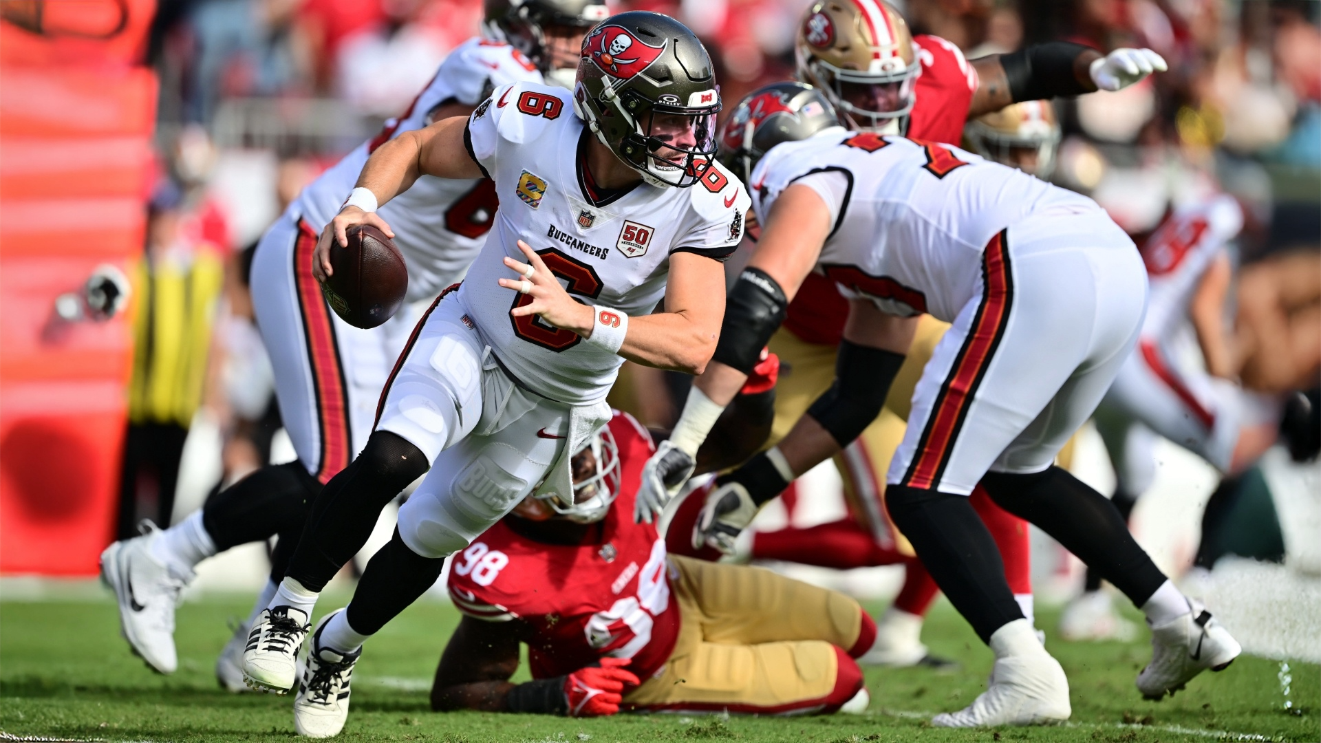 NFL Week 6 Late Game Halftime Roundup: Packers, Bucs, Raiders up at ...