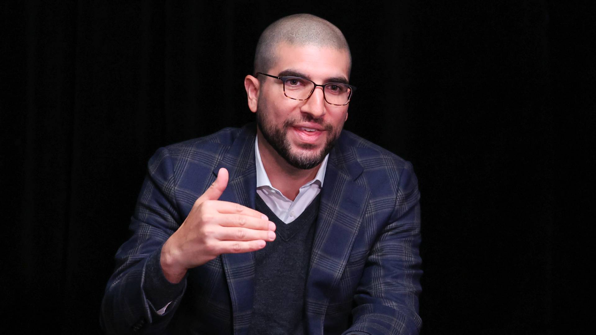 Who is Ariel Helwani? Get to know DAZN's broadcast team and stars ...