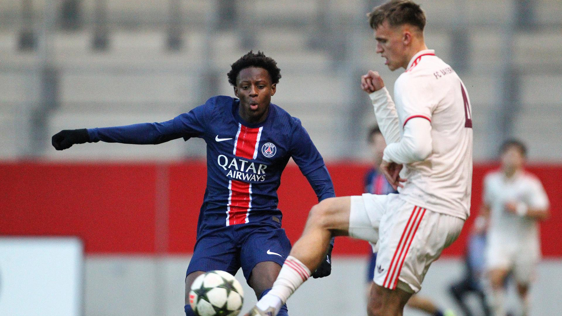 Youth League heute live im TV und LIVE-STREAM: PSG gegen den FC Bayern | DAZN News DE