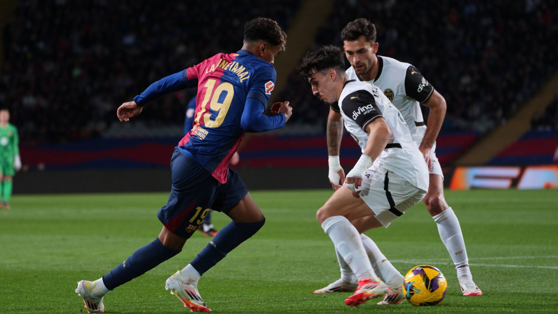 ¿Dónde se jugará el FC Barcelona vs Valencia de LALIGA tras el retraso ...