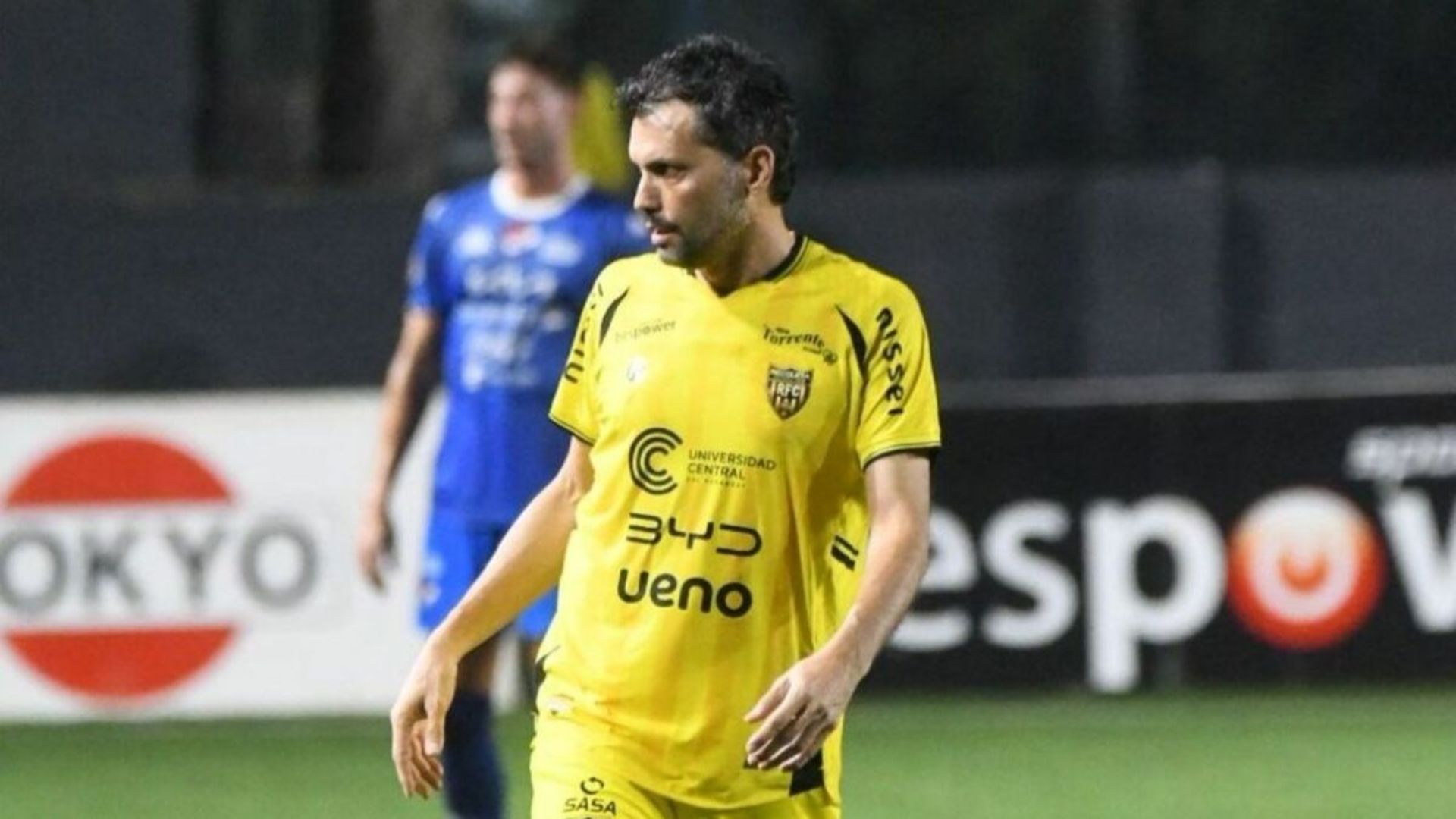 ¡Increíble! El presidente del Recoleta FC salta al campo con 51 años… y ...