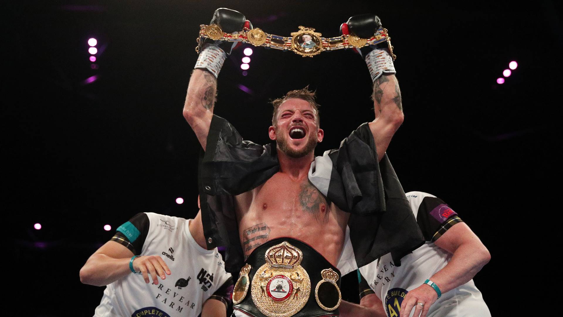 What time is the Brad Pauls vs. Denzel Bentley fight tonight? Ringwalks ...