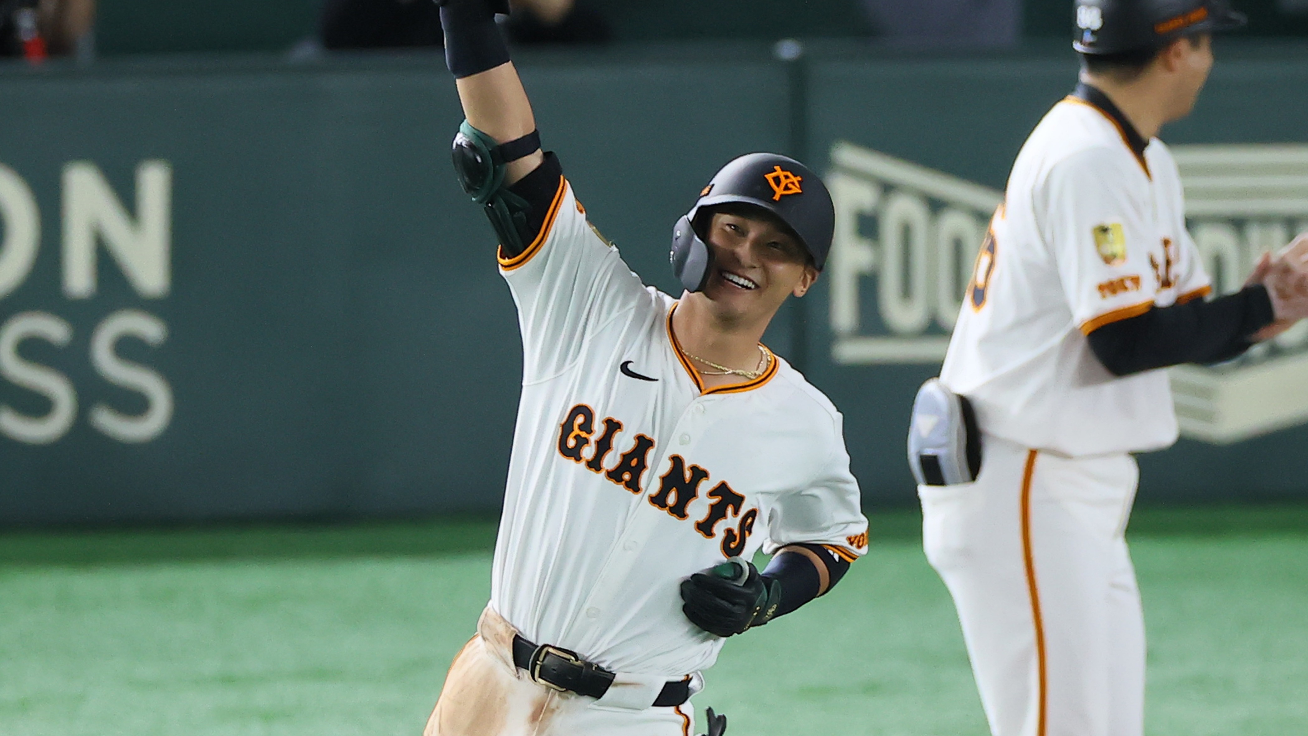 巨人・吉川尚輝がサヨナラ打！リチャードが同点弾｜巨人×阪神｜プロ野球結果 | DAZN News JP