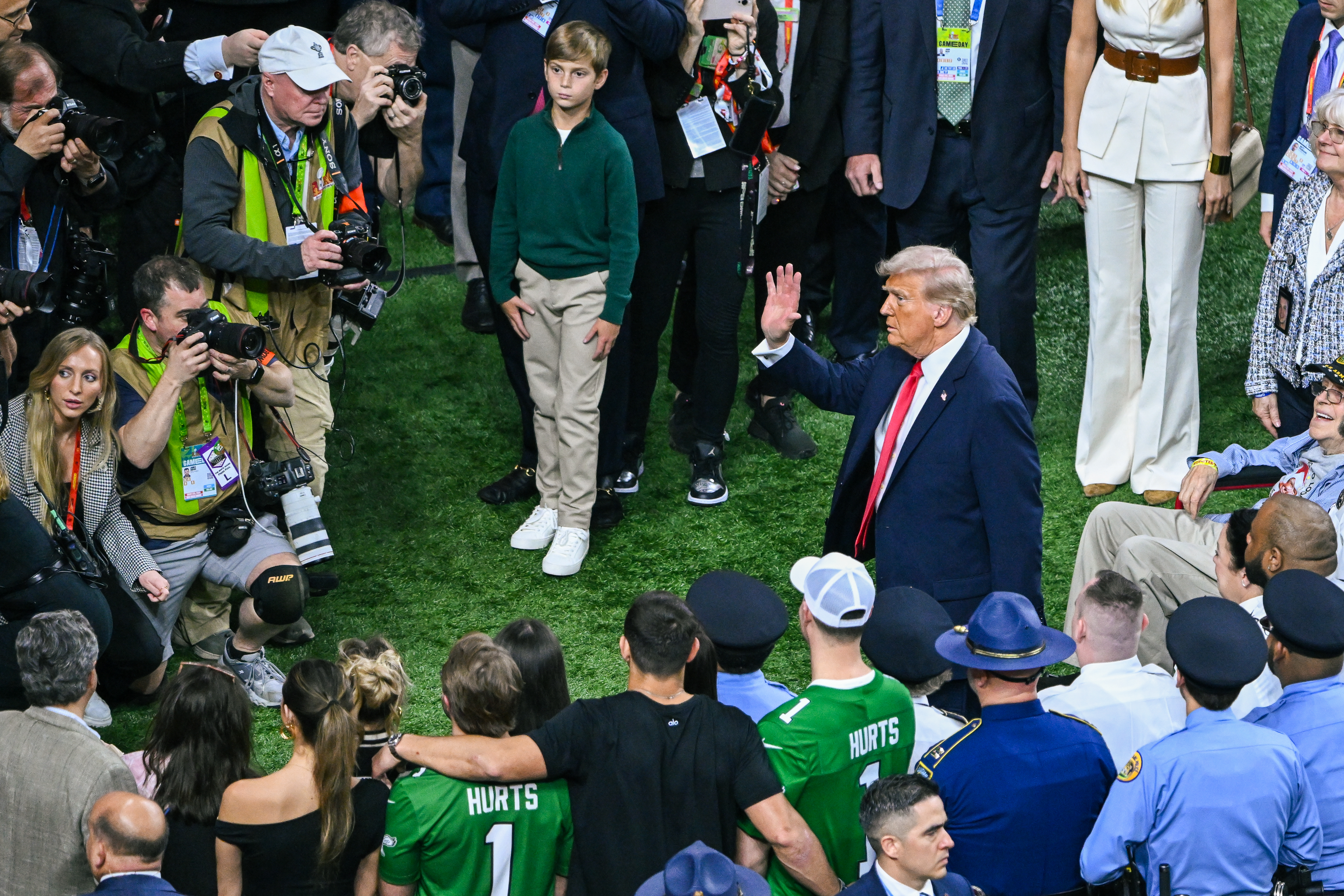 NFL : Donald Trump annonce qu’il ne se rendra pas au Super Bowl LX ...
