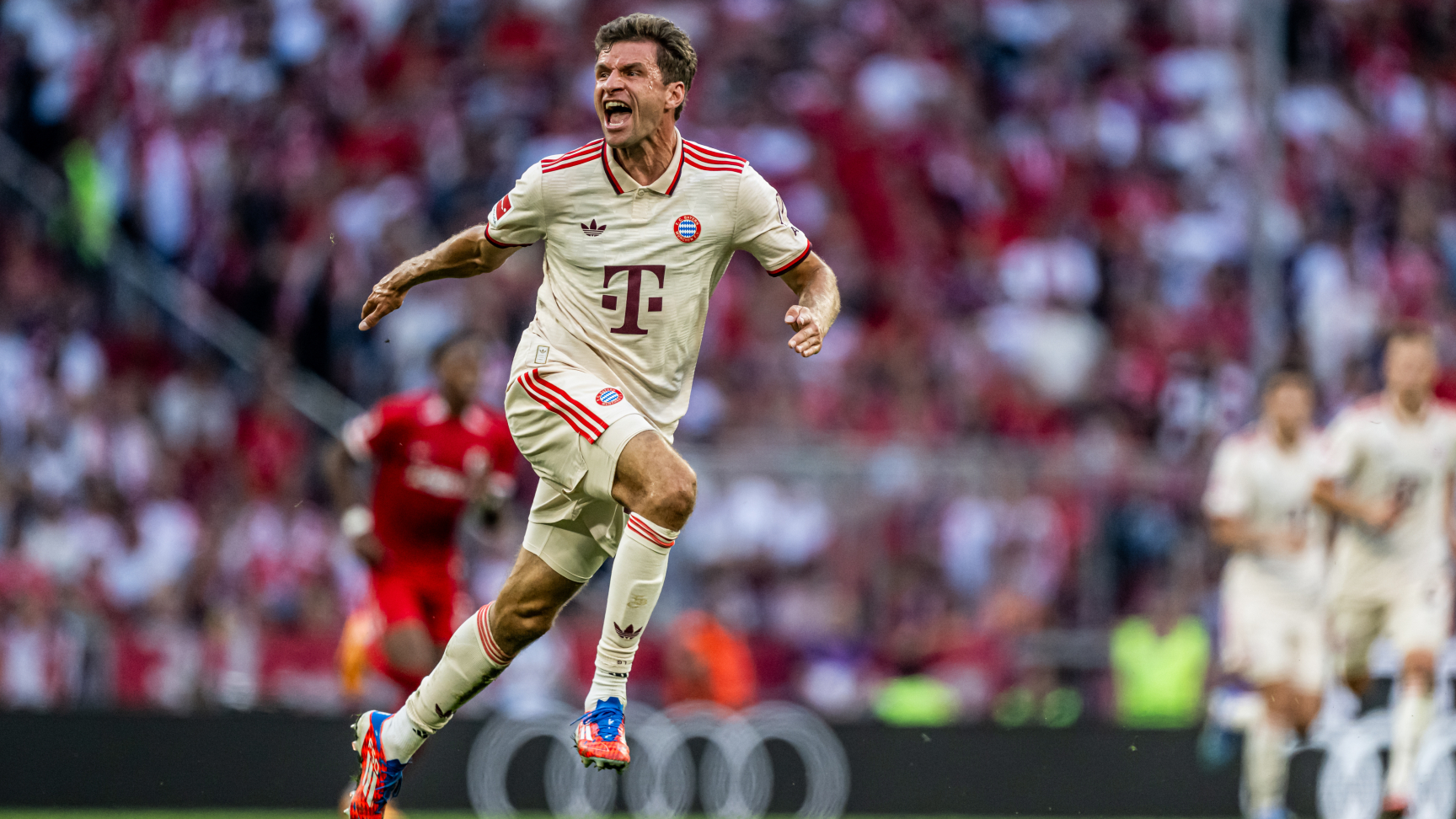 Wer zeigt / überträgt FC Bayern vs. Werder Bremen im TV und LIVE-STREAM? | DAZN News DE