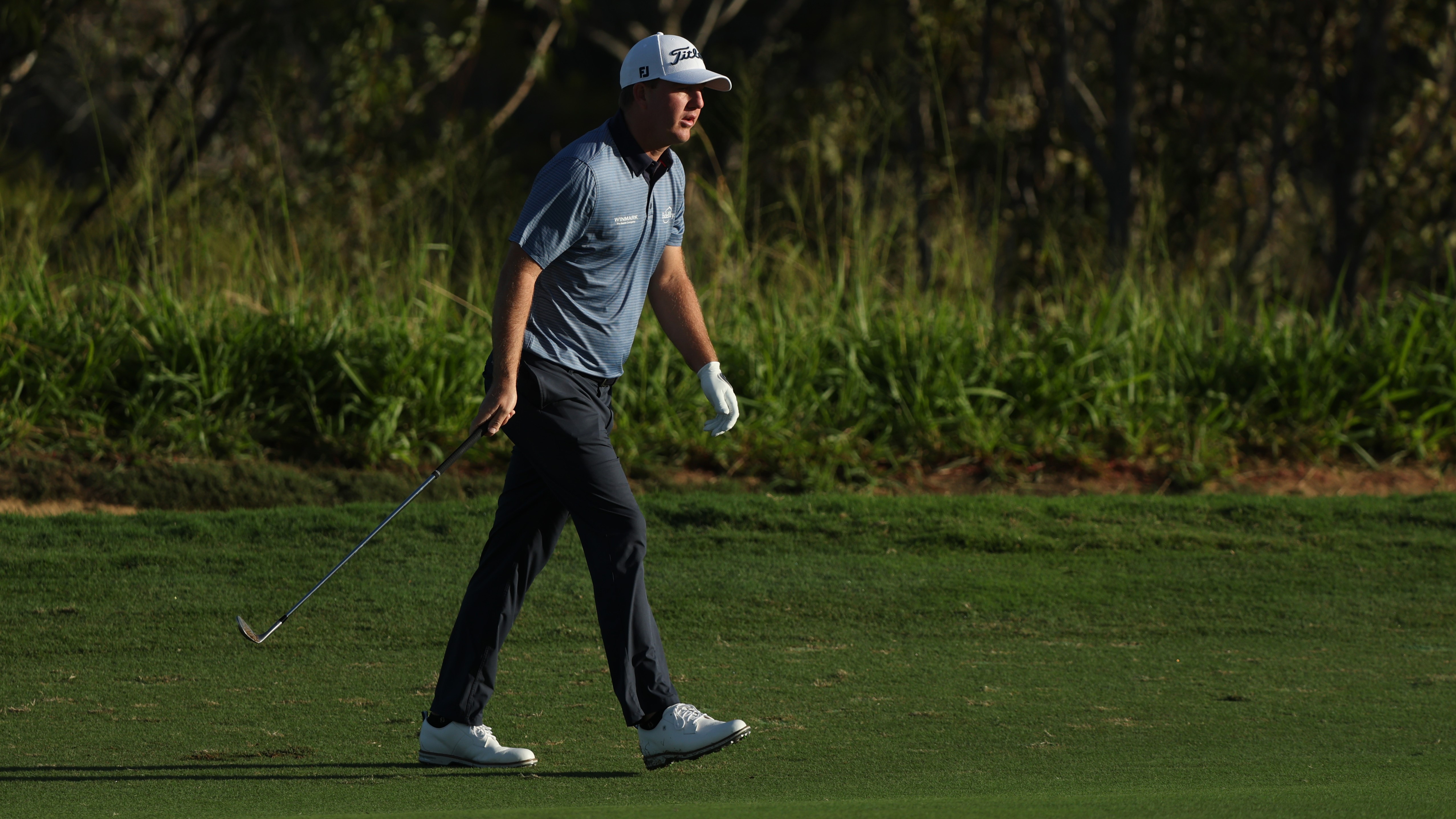 美巡冠軍賽首輪戰報：Tom Hoge領先群雄 | DAZN News TW