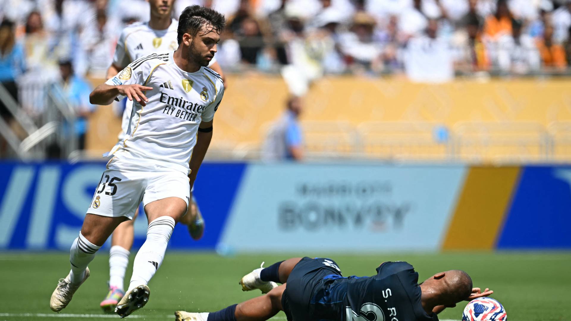 Real Madrid suffer early setback against Pachuca with straight red card ...