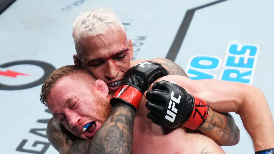 Charles Oliveira makes Justin Gaethje tap out to rear-naked choke in ...