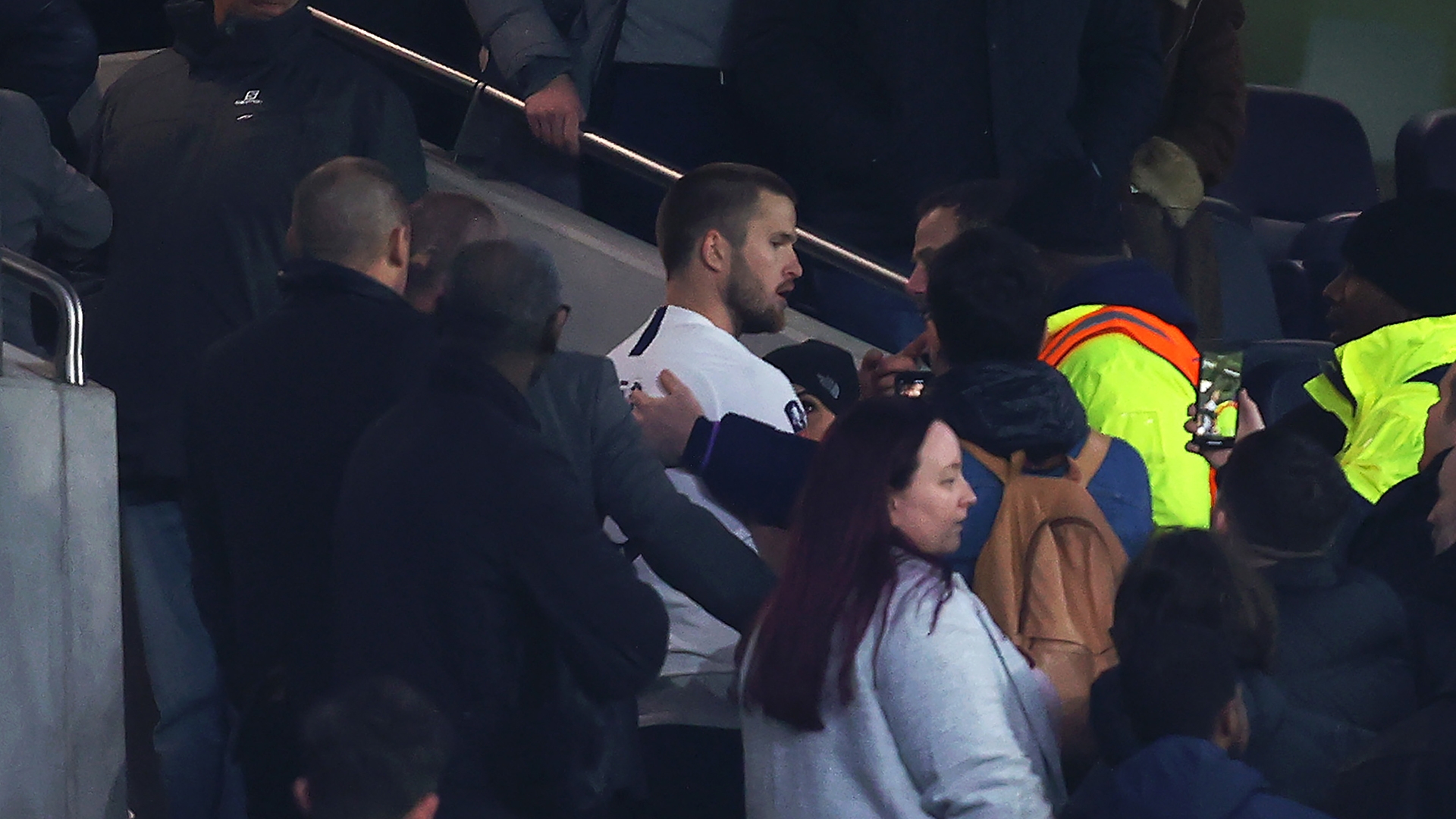 トッテナムMFダイアーへの処分が決定…3月FAカップでファンと一触即発 | プレミアリーグ | DAZN News JP